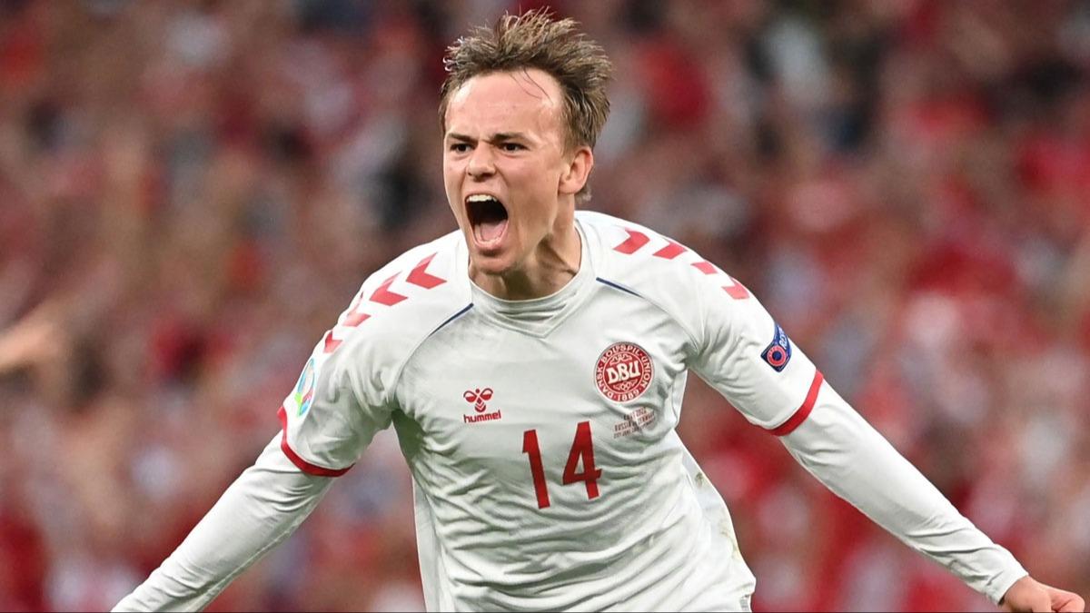 İsviçre çakısı gibi yıldız! Fenerbahçe'den Mikkel Damsgaard hamlesi