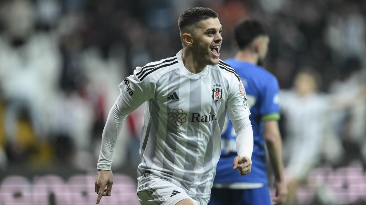 Milot Rashica yeni sezona hırsla hazırlanıyor